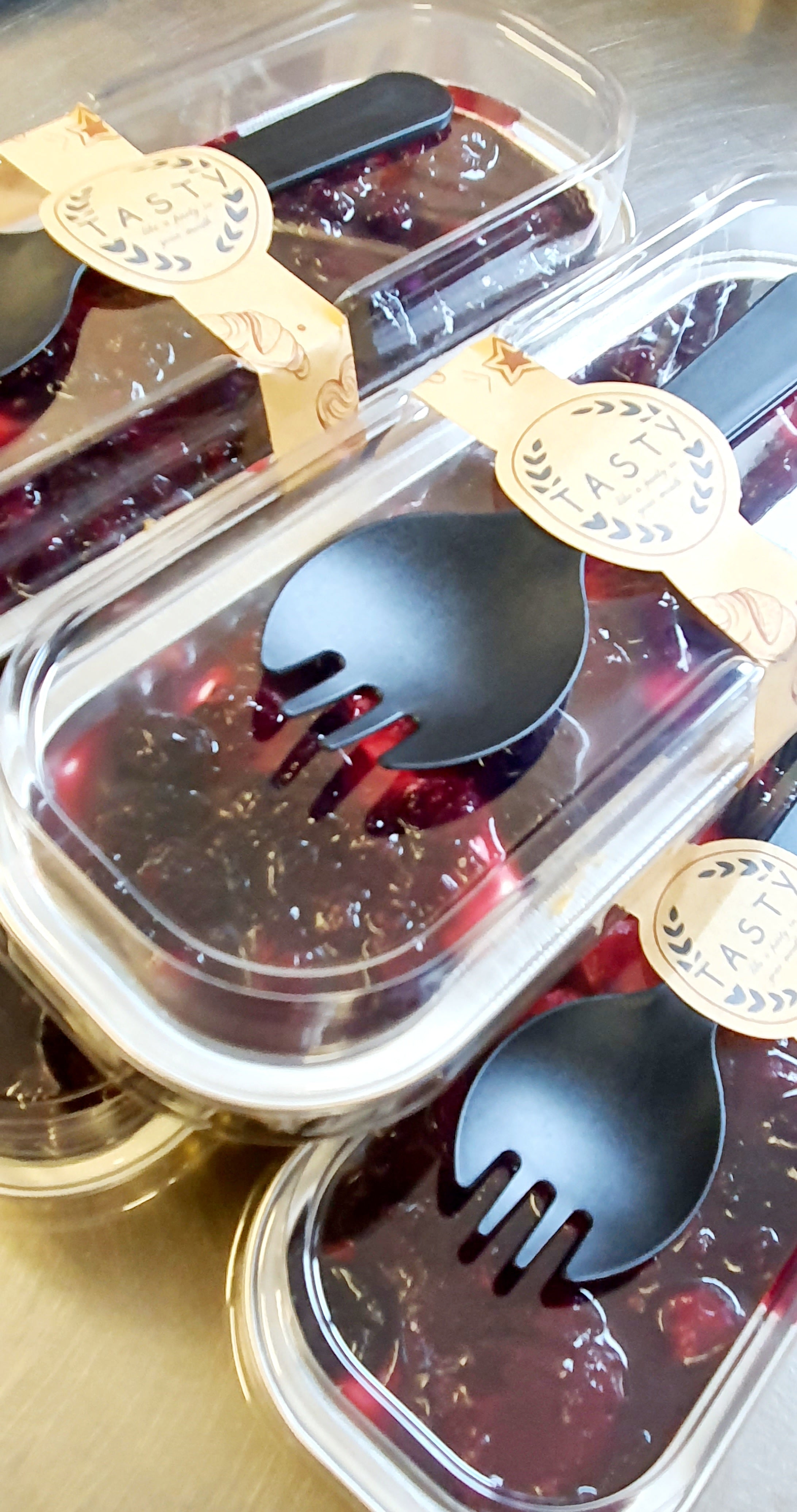 Forest Fruits Cheesecake Tub – Evelyn's Bakery